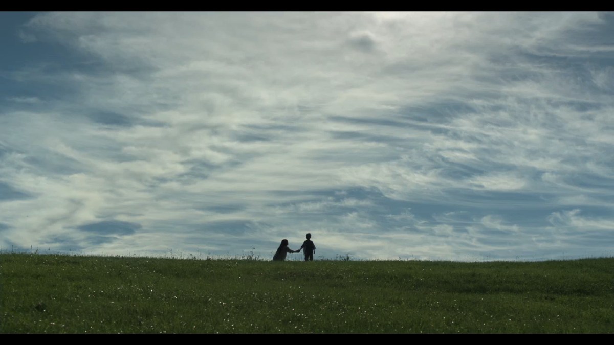 Movie Review: FOOTPRINTS (2016) | Festival Reviews